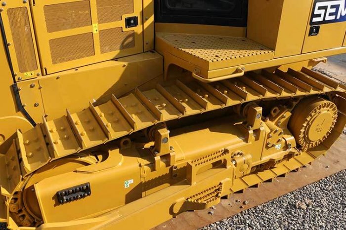 SEM 822 Bulldozer or Track Type Tractor - UAE, Kuwait, Qatar, Oman, Bahrain